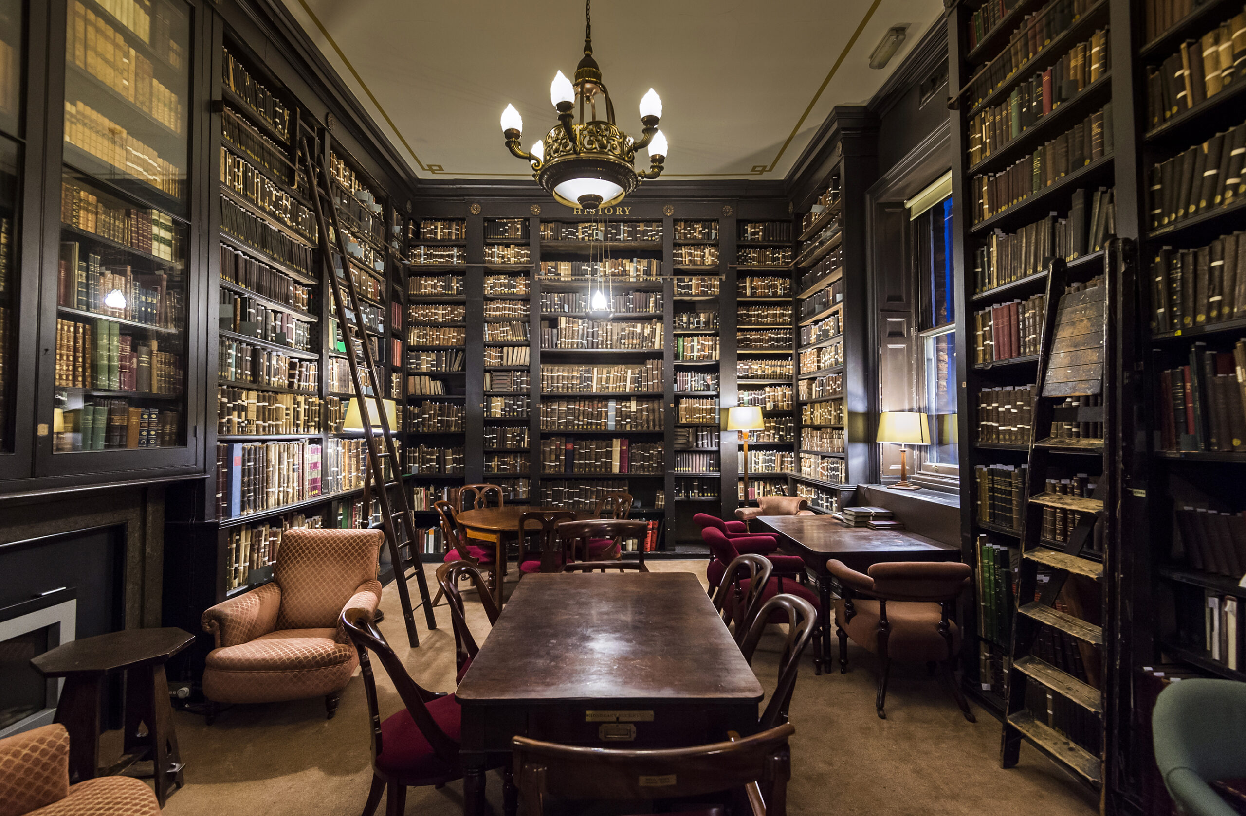 A Tale of Two Libraries – an exchange between the Portico and Working ...